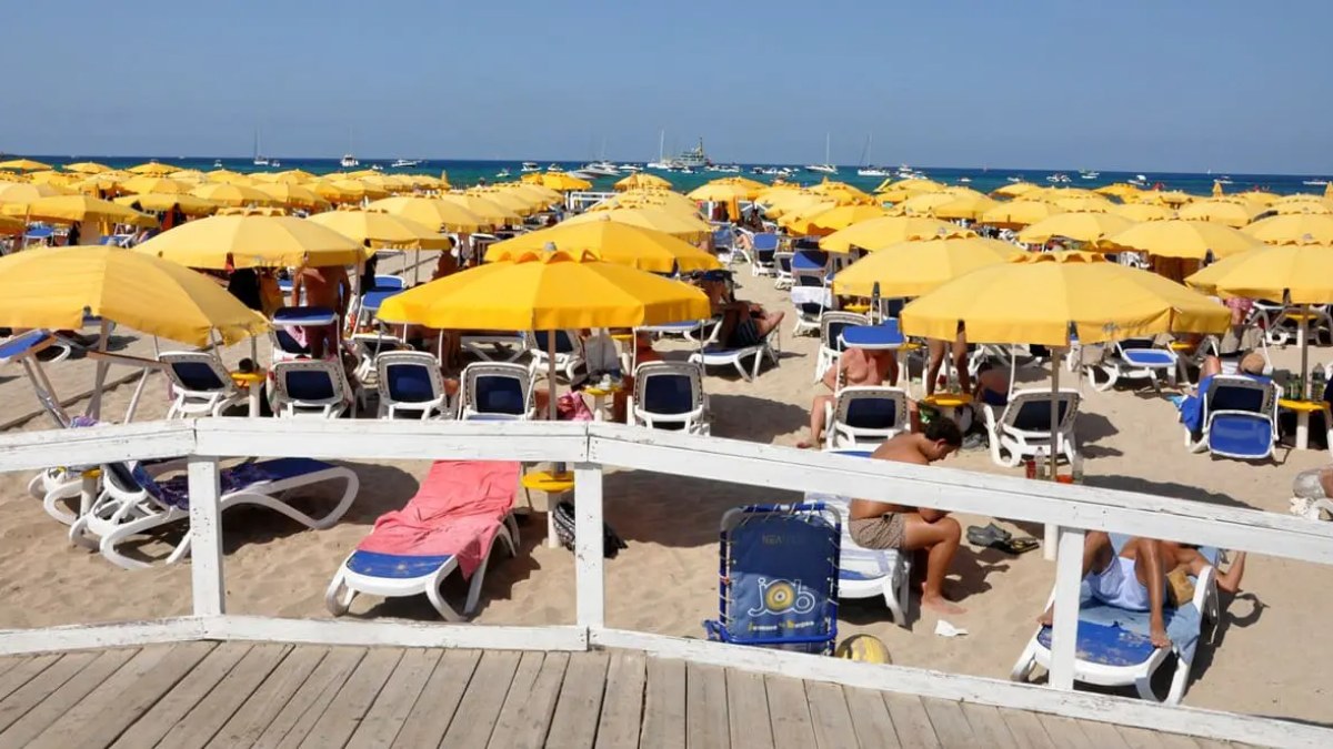 Mondello preso d'assalto: lidi esauriti il giorno dell'apertura ...